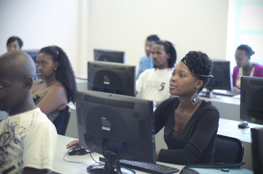 Internet et vie privée : les dangers face à nos comportements et nos ...