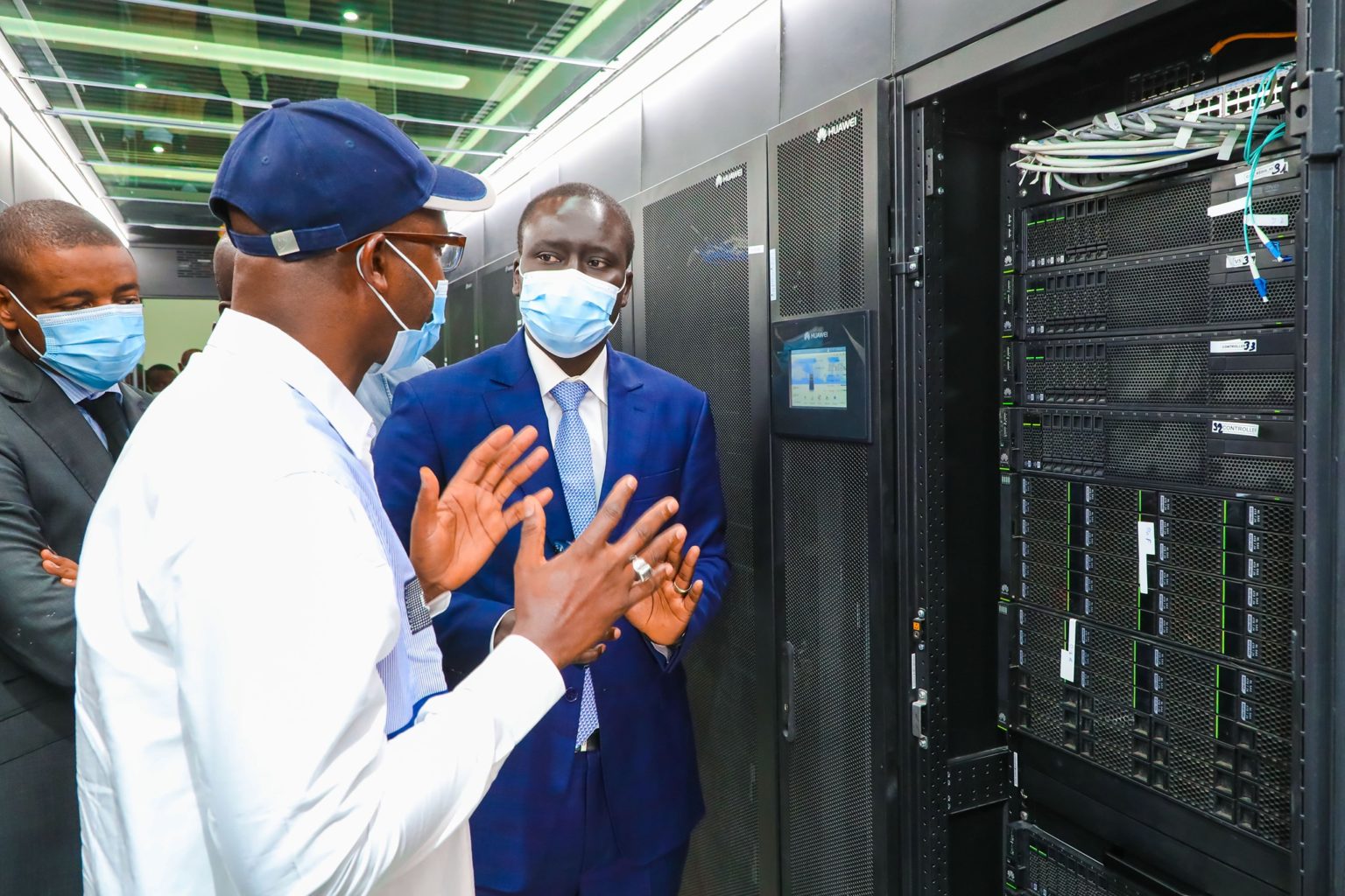 Inauguration du data center de l'ADIE par le Président Macky Sall ...