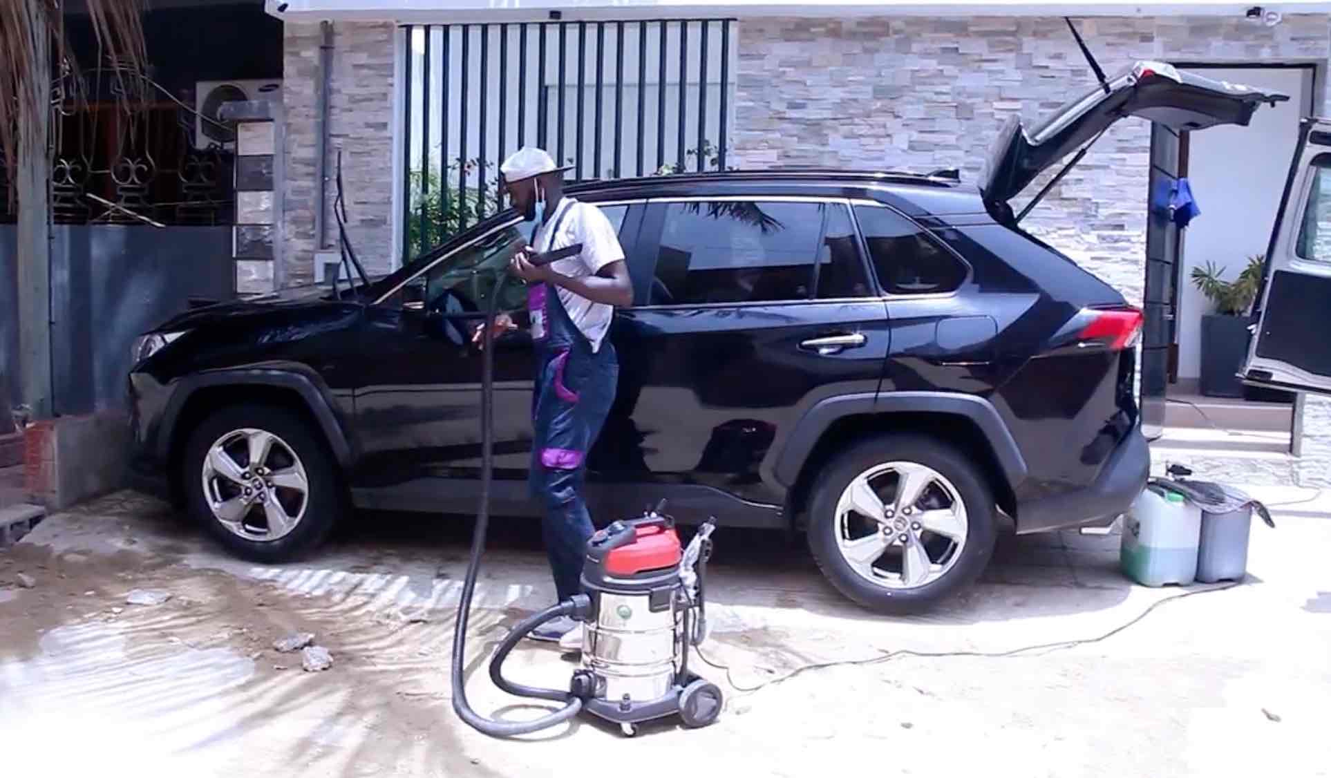 La startup sénégalaise «Angel Clean» digitalise le lavage auto ...