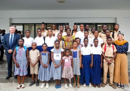 La Côte- d'Ivoire lance "Mon école à la maison", un outil de ressources ...