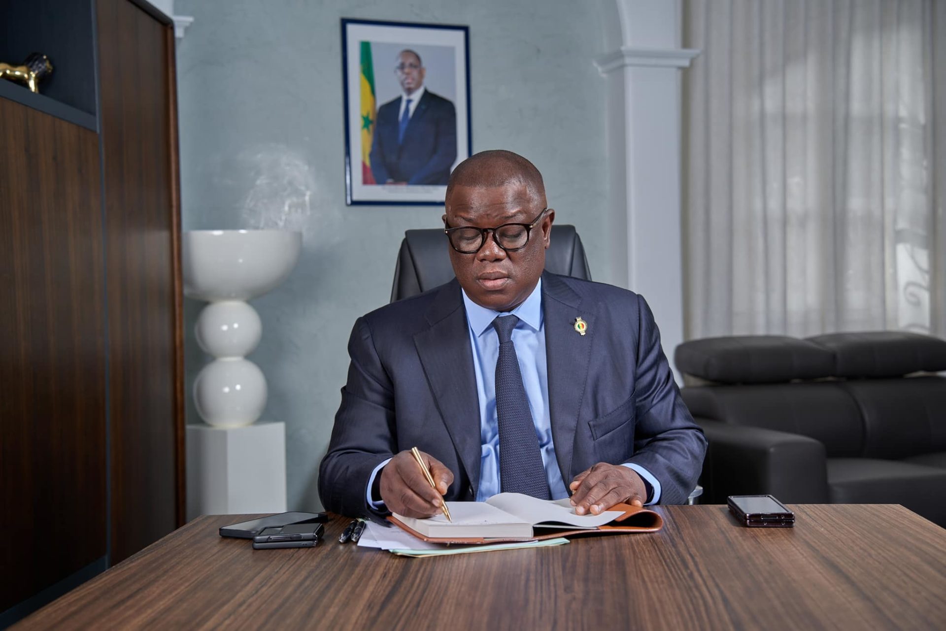 Abdoulaye Baldé en mission à Paris pour la promotion du forum «Invest ...